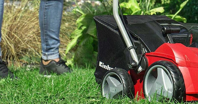 Professional scarifiers with petrol, electric or battery operation ...